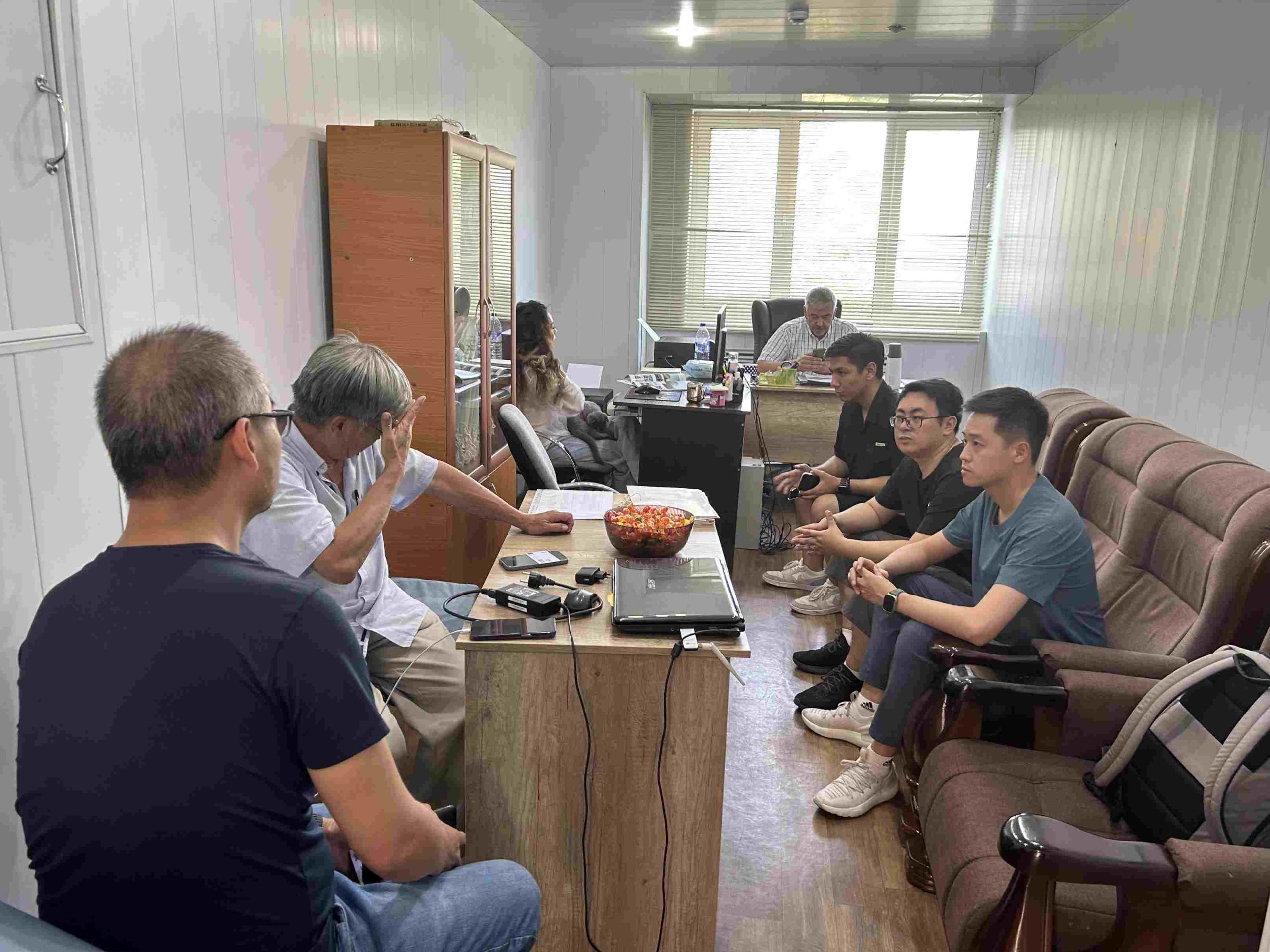 Customers in Tashkent, Uzbekistan buy Zeekr 001 - Borderless Car