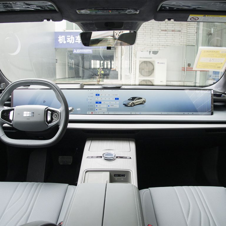 Geely Galaxy E8 - Borderless Car