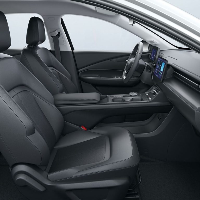 Wuling E5 - Borderless Car